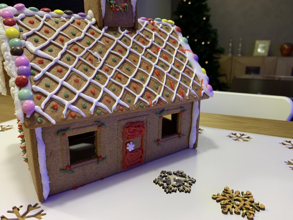 "Diy" gingerbread house with kids - "Diy" realizziamo la casetta di pan ...